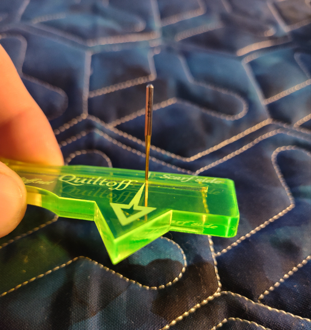 Needle guider. Longarm needle setting/positioning tool. – QUILTOFF