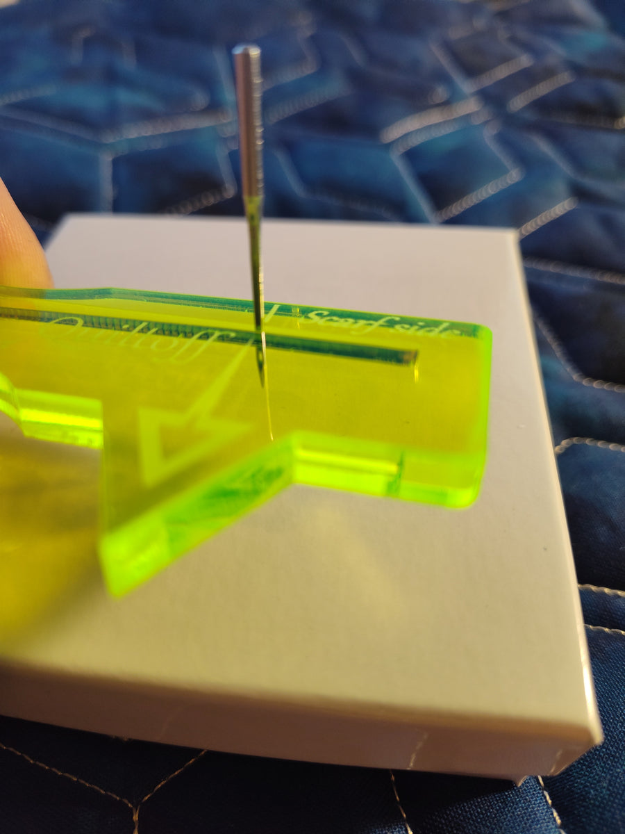 Needle guider. Longarm needle setting/positioning tool. – QUILTOFF